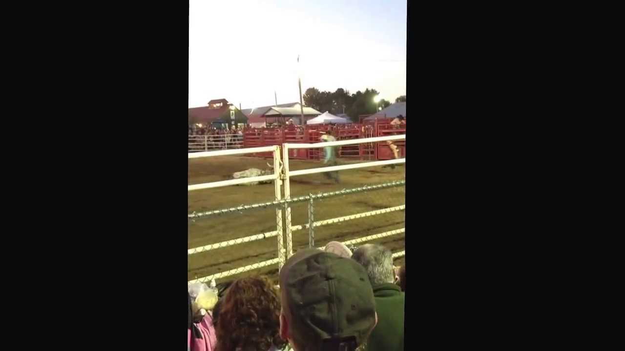 Funny kids bronc riding (rawhide rodeo) - YouTube