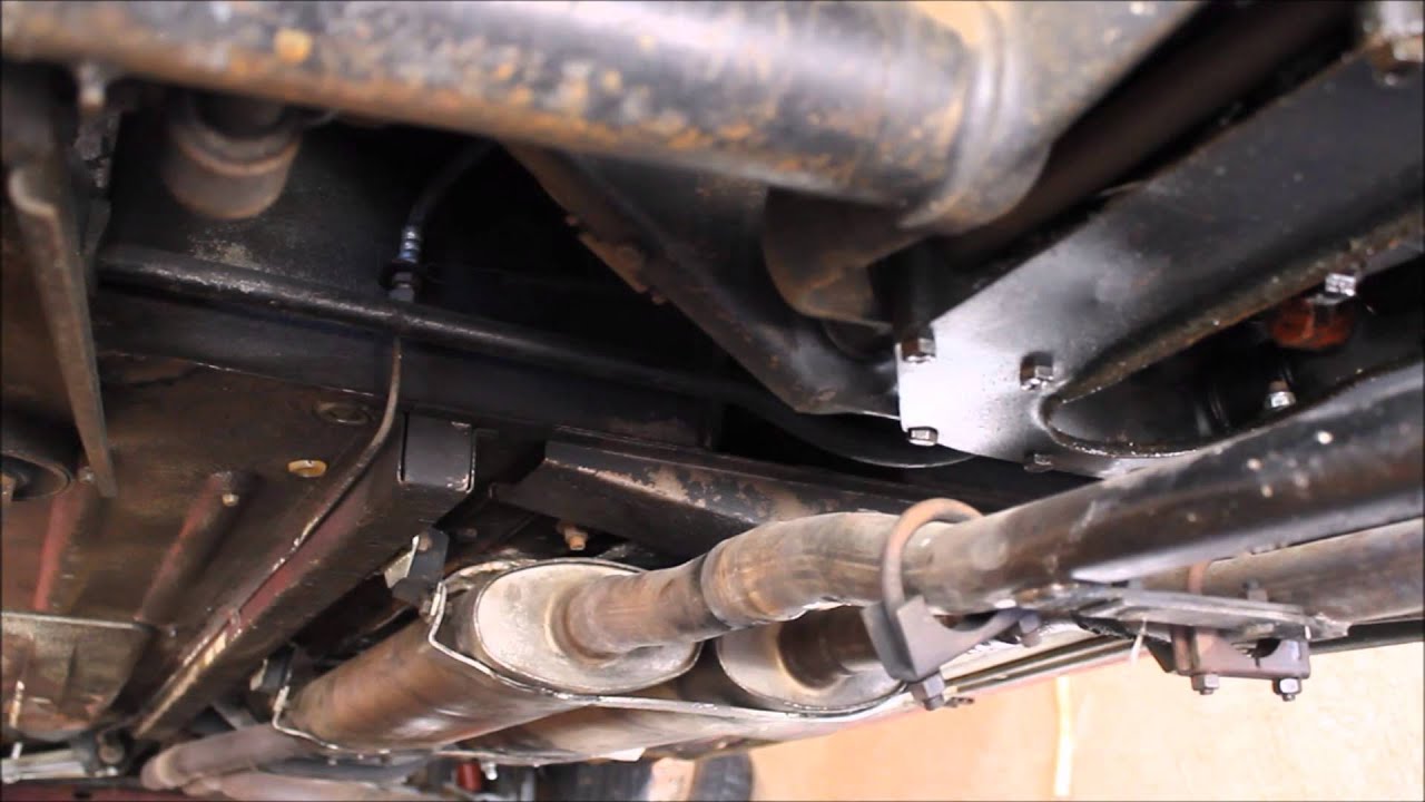 In the Garage with Tony Rackley-1962 Jaguar E-Type Resurrection - YouTube