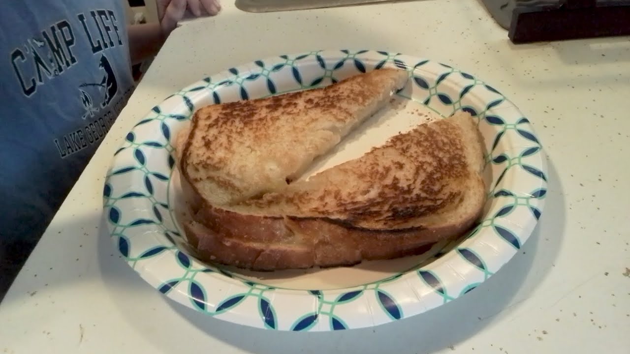 Grilled cheese. - YouTube