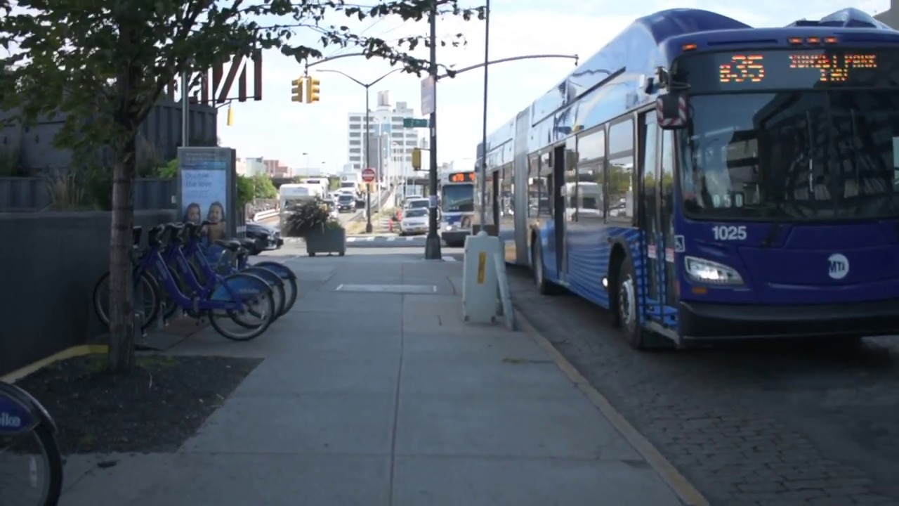 MTA NYC Bus - 2018 New Flyer XN60 1025 B35 @ 1st Ave & 39 St - YouTube