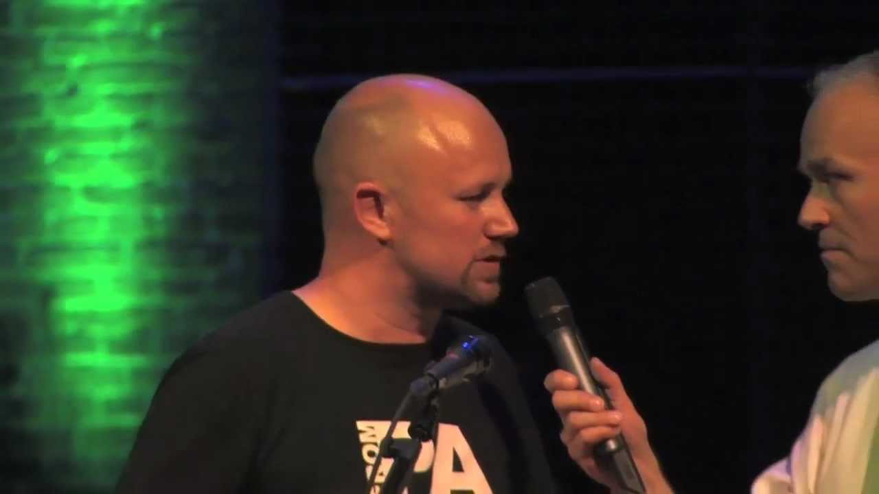 Igor Live - Wake Up (live ay NRC Green Theater 2012) - YouTube