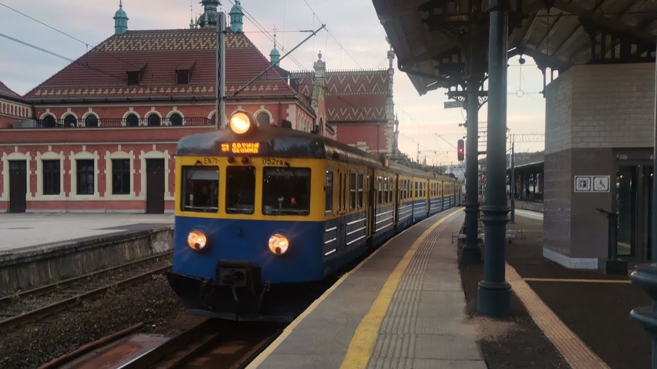 SKM Trójmiasto Cała linia S1 kierunek Gdynia Główna PaFaWag 5B/6B #EN71-845 + #EN57-1102 - YouTube