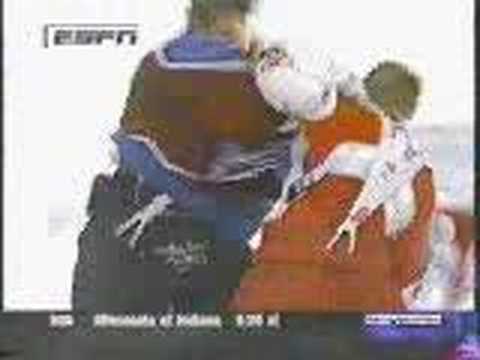 Osgood vs. Roy GOALIE fight - YouTube