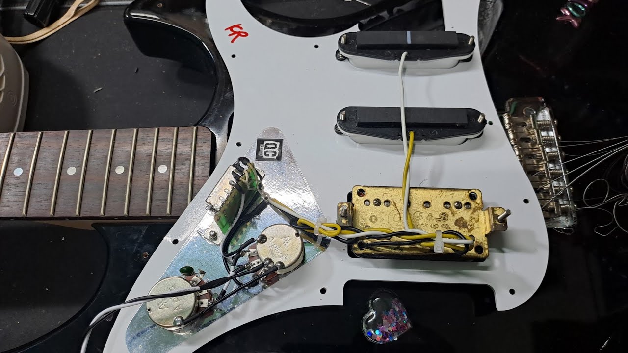 Timelipse, Guitar Yamaha Pasifica PAC112J (Rewiring) - YouTube