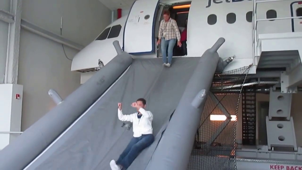 The Airline Academy Student - Training - YouTube