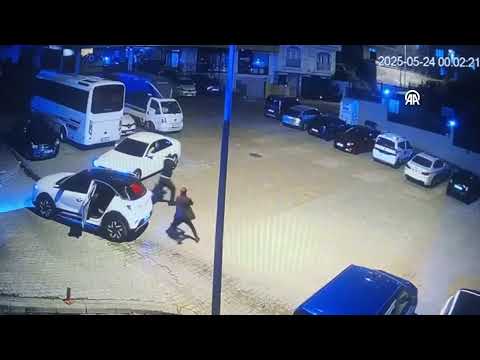 Kağıthane’de Otomatik Silahlı Saldırı Güvenlik Kamerasında: Saldırganlar Kaçtı