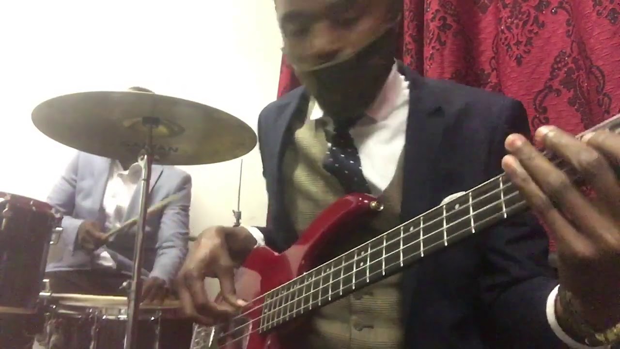Yanick Ntumba - gratitude jay keys 🎹 Arthur solo🎸and me on bass 🎸 - YouTube