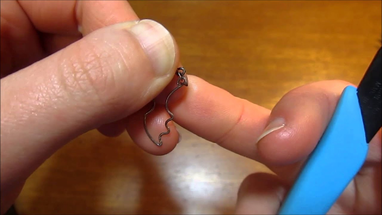 Halloween DIY Jewelry : Wire Wrapped Bat Earrings Tutorial - YouTube