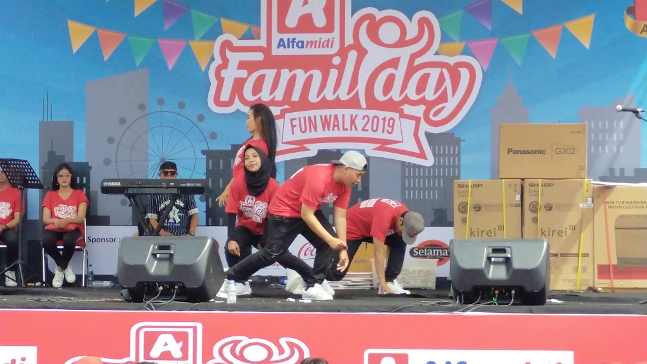 Dance milenial pada Family Day Alfa Midi - YouTube