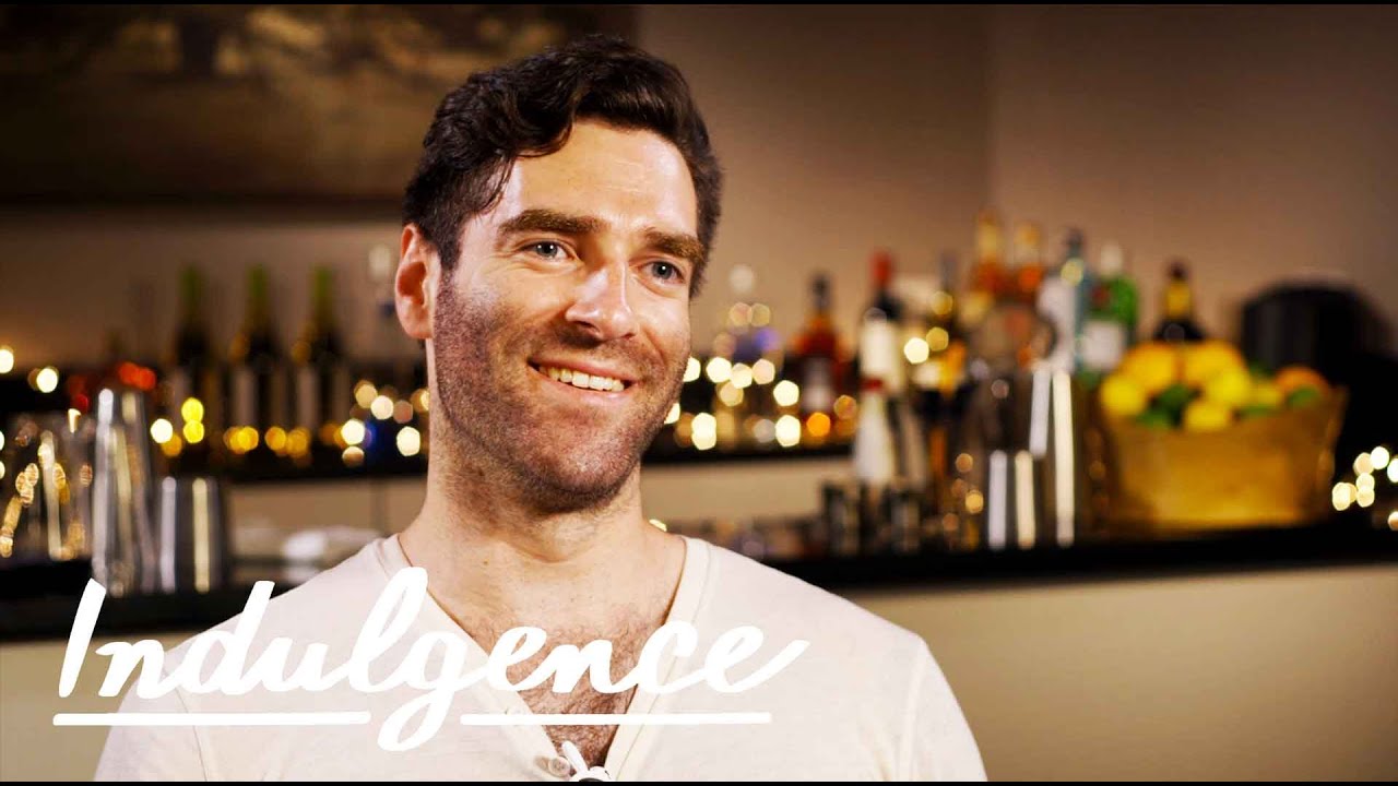 Bartenders Reveal the Telltale Signs You're in a Crappy Bar - YouTube