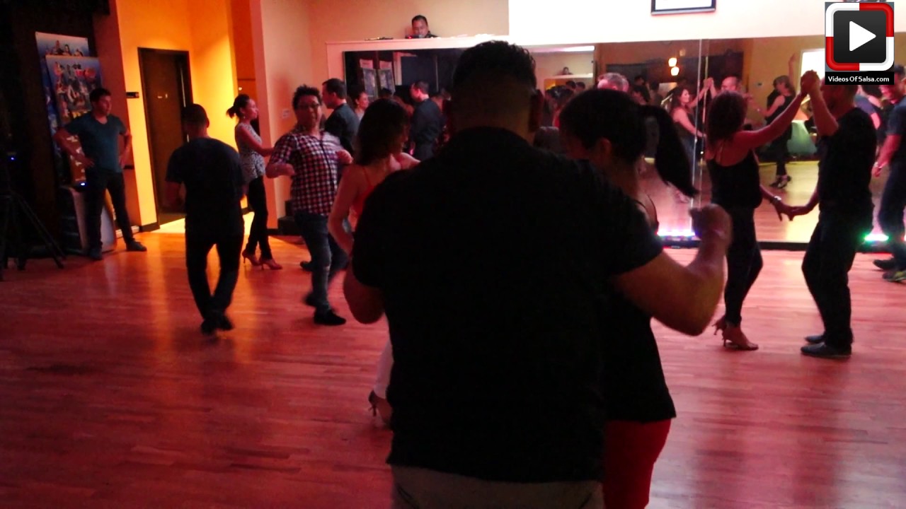 Danielle y Johnny Rios social dancing at Salsa Dura Houston - YouTube