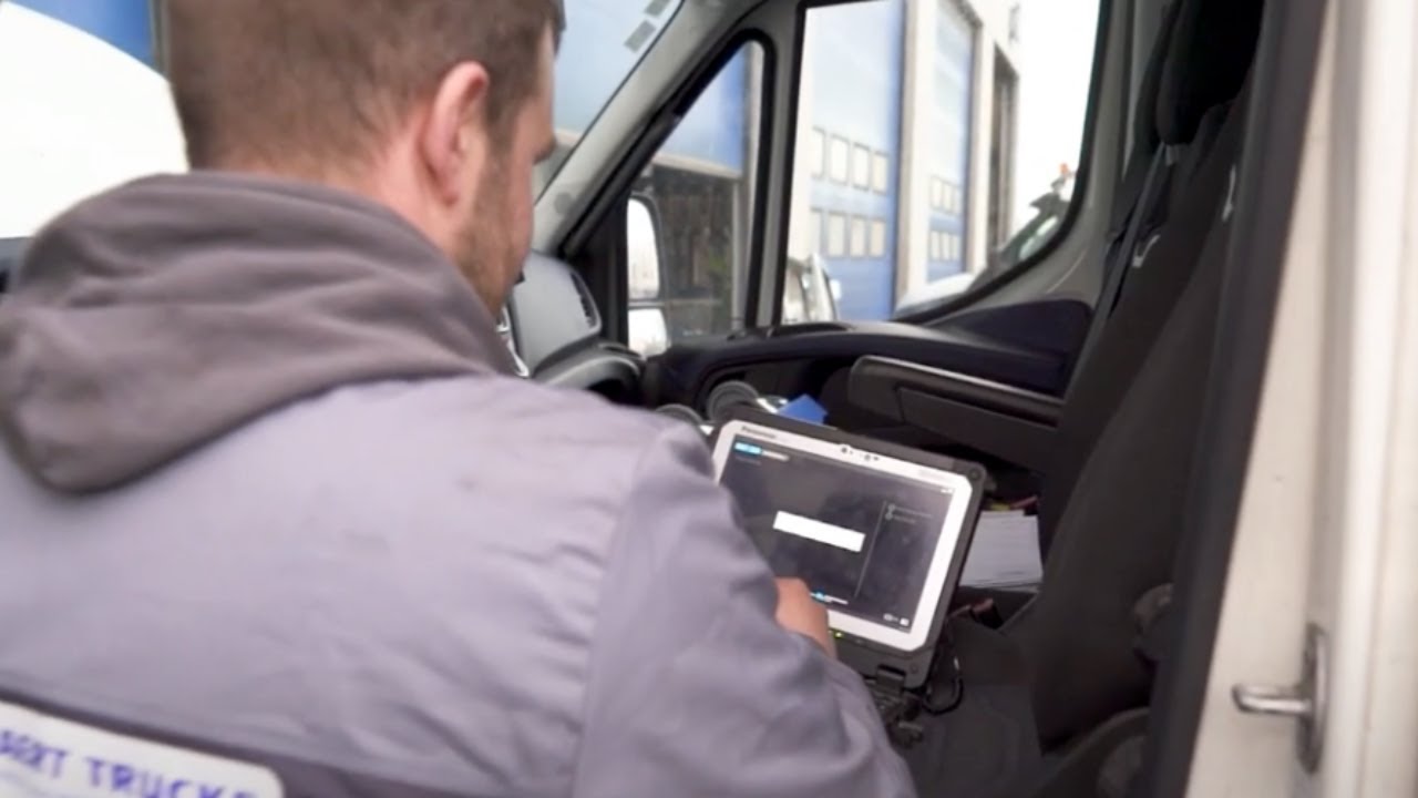 Spoor pannes op en los elektrische en mechanische problemen op als ...