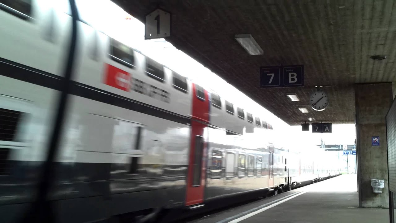 SBB InterCity passing through Zurich Altstetten - YouTube