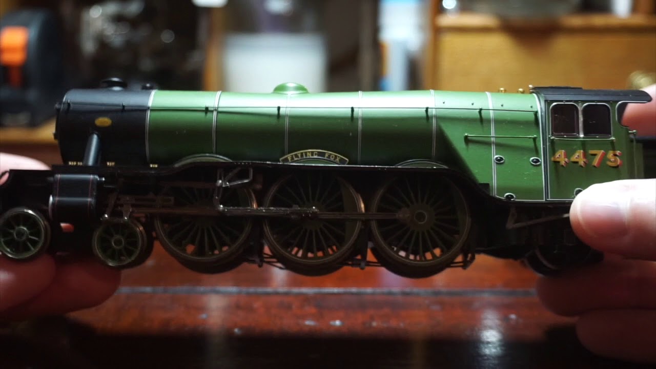 Reveiw of Hornby's LNER A1 'Flying Fox' - YouTube