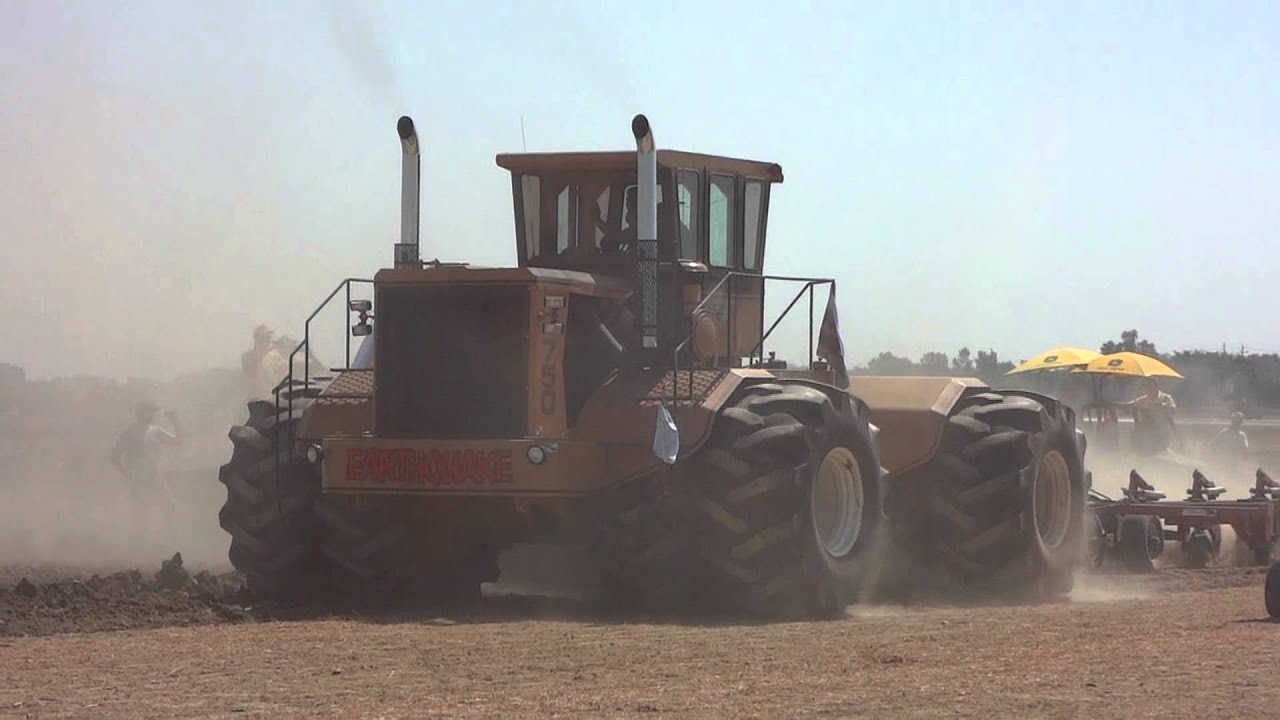 earthquake tractor plowing in rantoul - YouTube