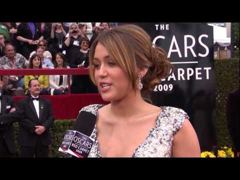 Miley Cyrus Oscar Red Carpet 2009