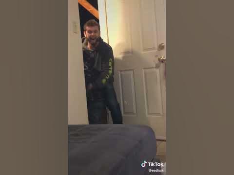 WHEN YOUR MOM CATCHES U JERKING OFF - YouTube