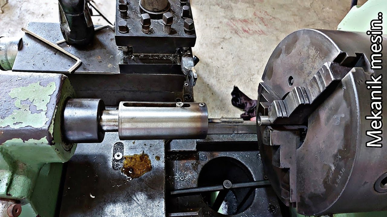 Alat bantu pada mesin bubut untuk mempercepat pembuatan ulir dalam - YouTube