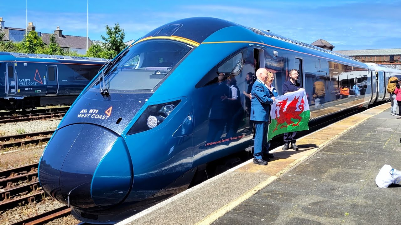 Onboard the first Avanti class 805 'Evero' service, Crewe to Holyhead 2 ...