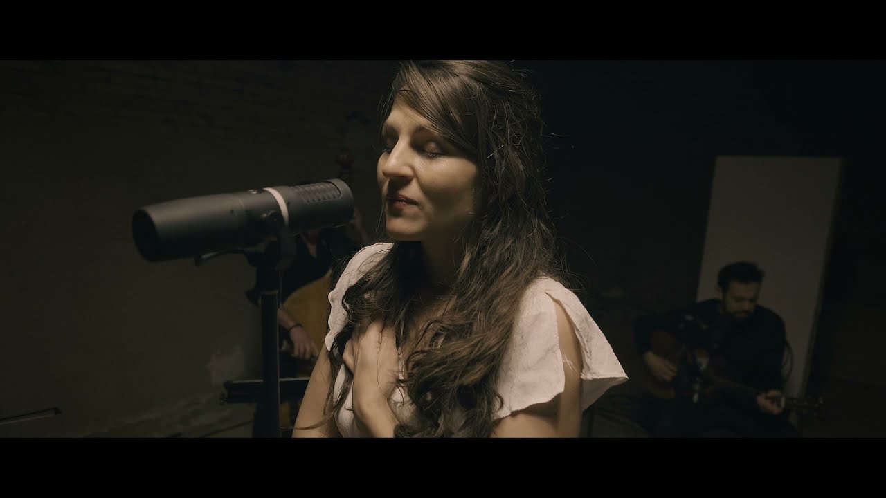 Lise Martin - BARGE (Clip officiel) - YouTube