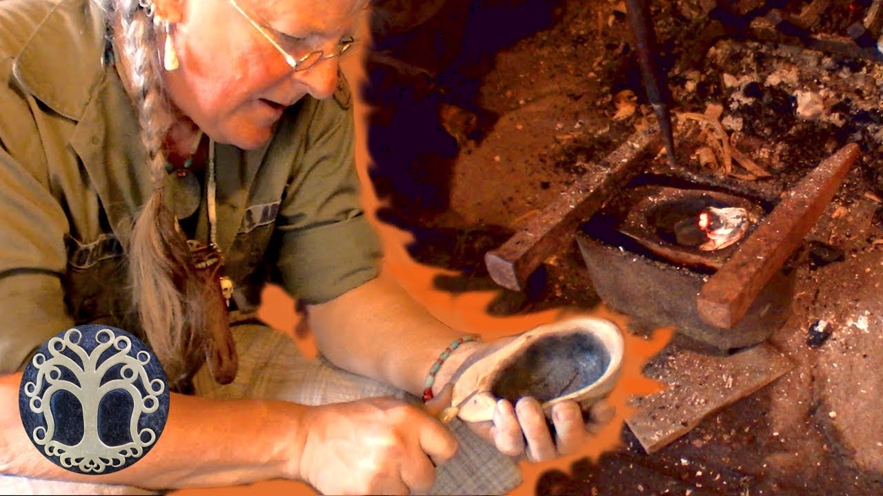 See how easily you can make a wooden cup with fire! - YouTube