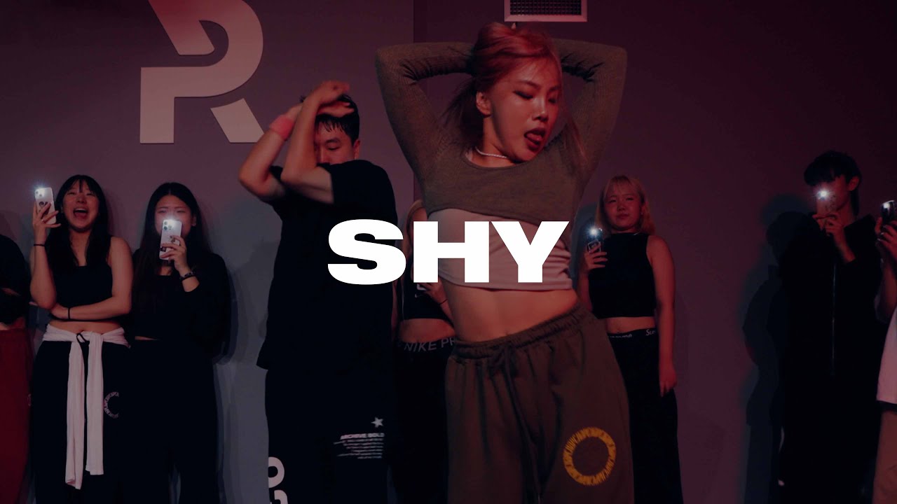 Penomeco (페노메코) - Shy (eh o) l SHUKKIE choreography - YouTube