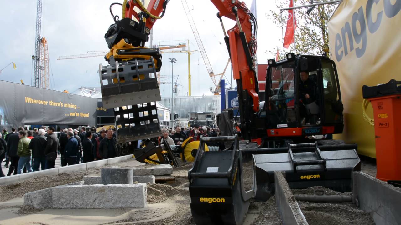 Engcon tiltrotator and EC-Oil demonstration at Bauma 2016 - YouTube