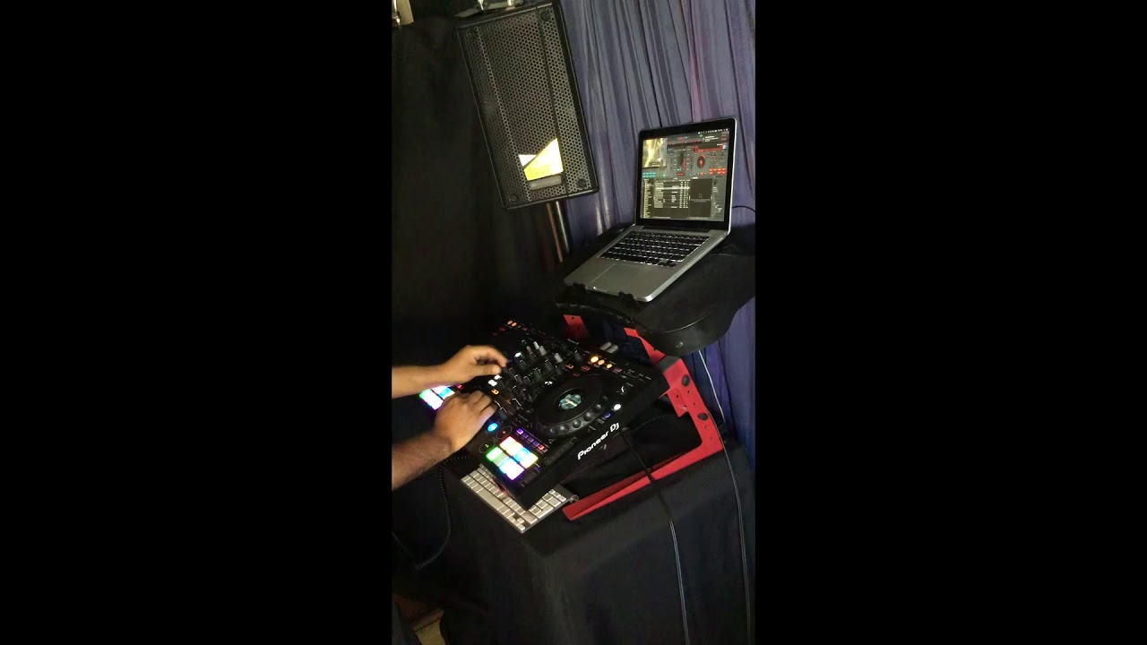 Mezcla usando crossfader en virtual dj , pioneer ddj 800 - YouTube