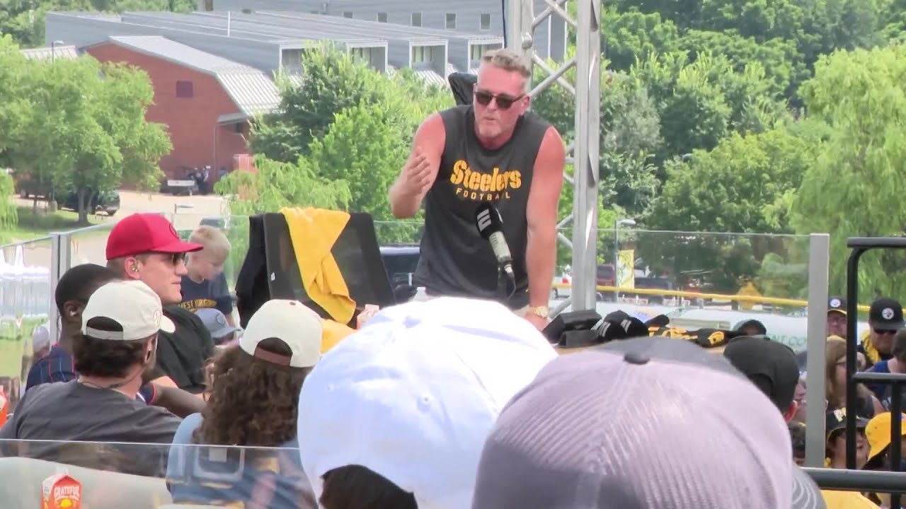Pat McAfee at Steelers training camp - YouTube