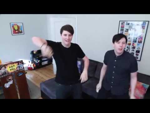 4 minutes of Dan Howell Laughing - YouTube