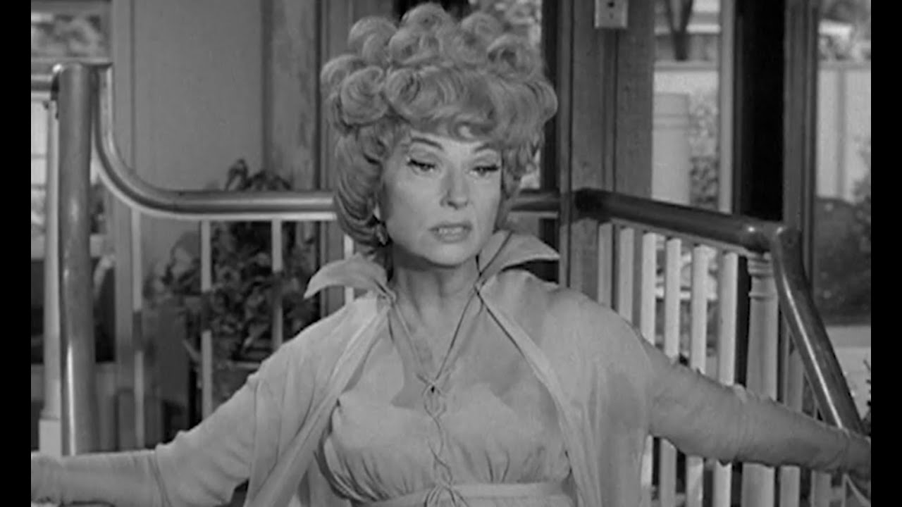 Born On This Day | Agnes Moorehead - YouTube