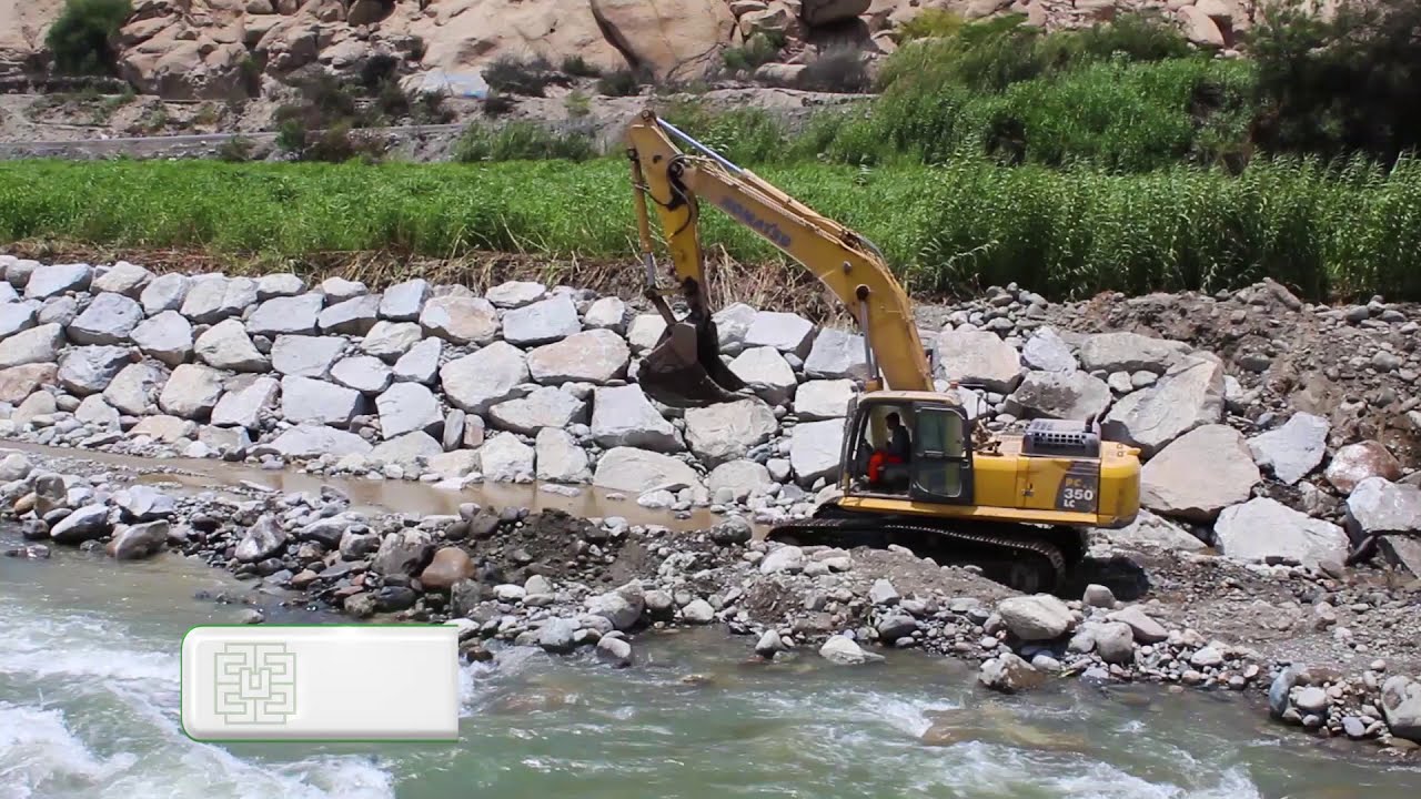 Labores de enrocado del Río Huaura. Culmina en el mes de Diciembre ...