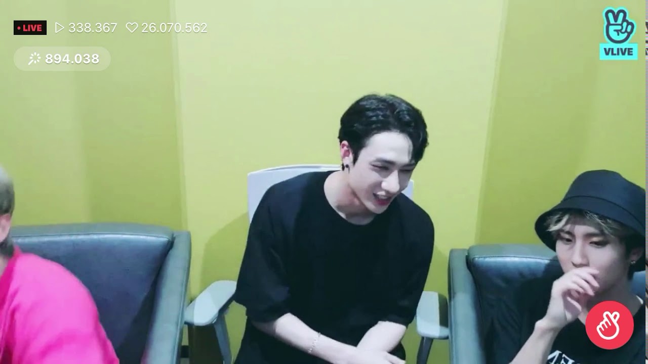3RACHA playing and acting like animals 🥺 VLIVE 찬이의 “방” 🐺 ep. 58 / ...