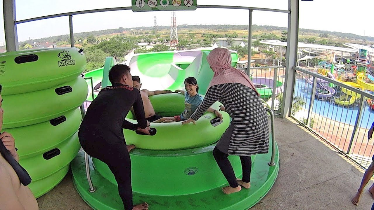 Go!Twist Water Slide at Go! Wet Waterpark - YouTube