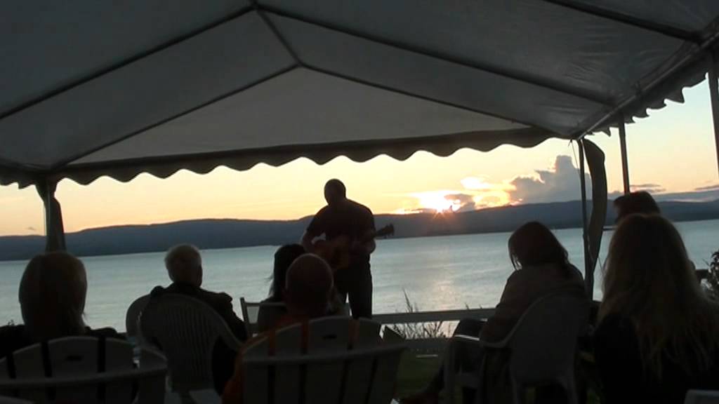 David Rovics - The Internationale - (Traditional English Lyrics below ...