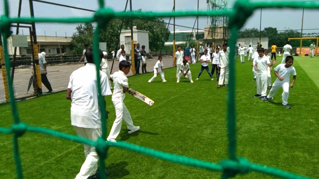 Cricket chocking - YouTube