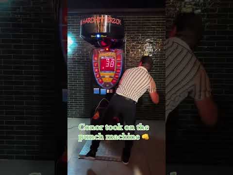 Conor McGregor vs. Punch Machine 👊