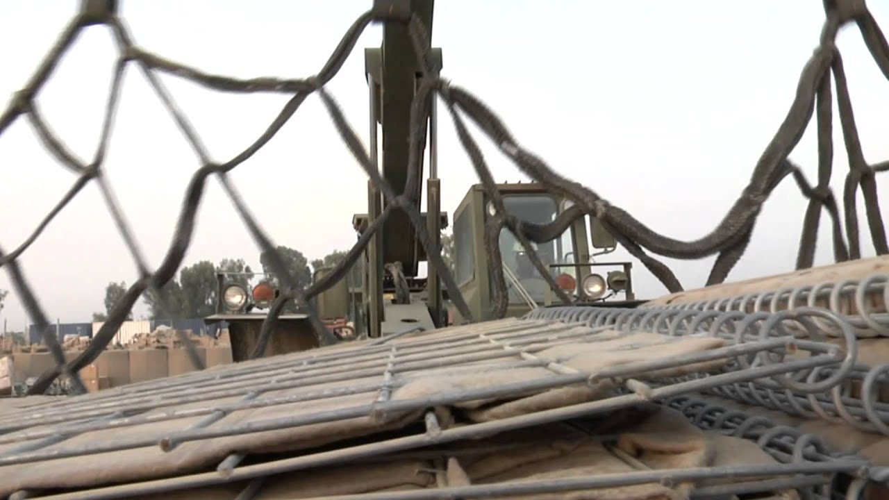 Slingloaders Deliver Equipment to Troops - YouTube