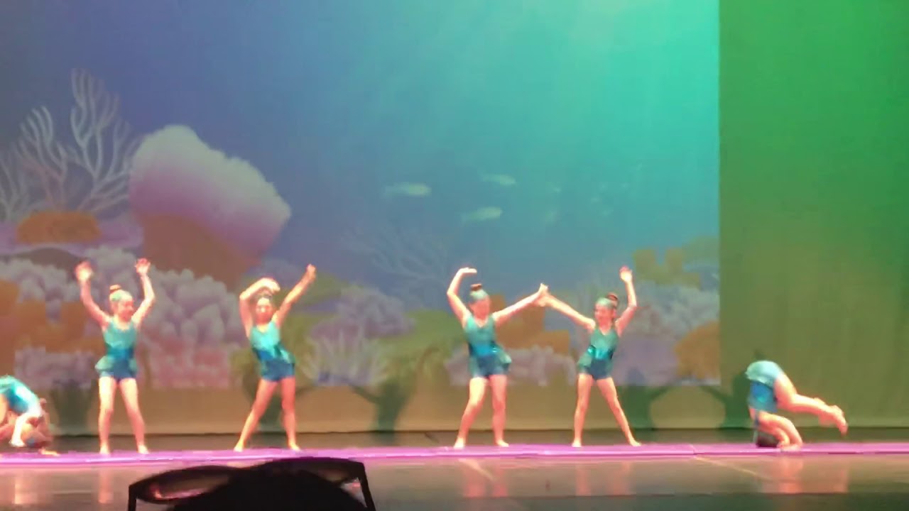 Aubs recital acro 2018 - YouTube
