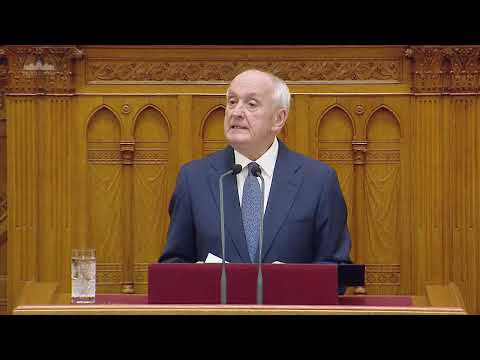 Újra Parlament