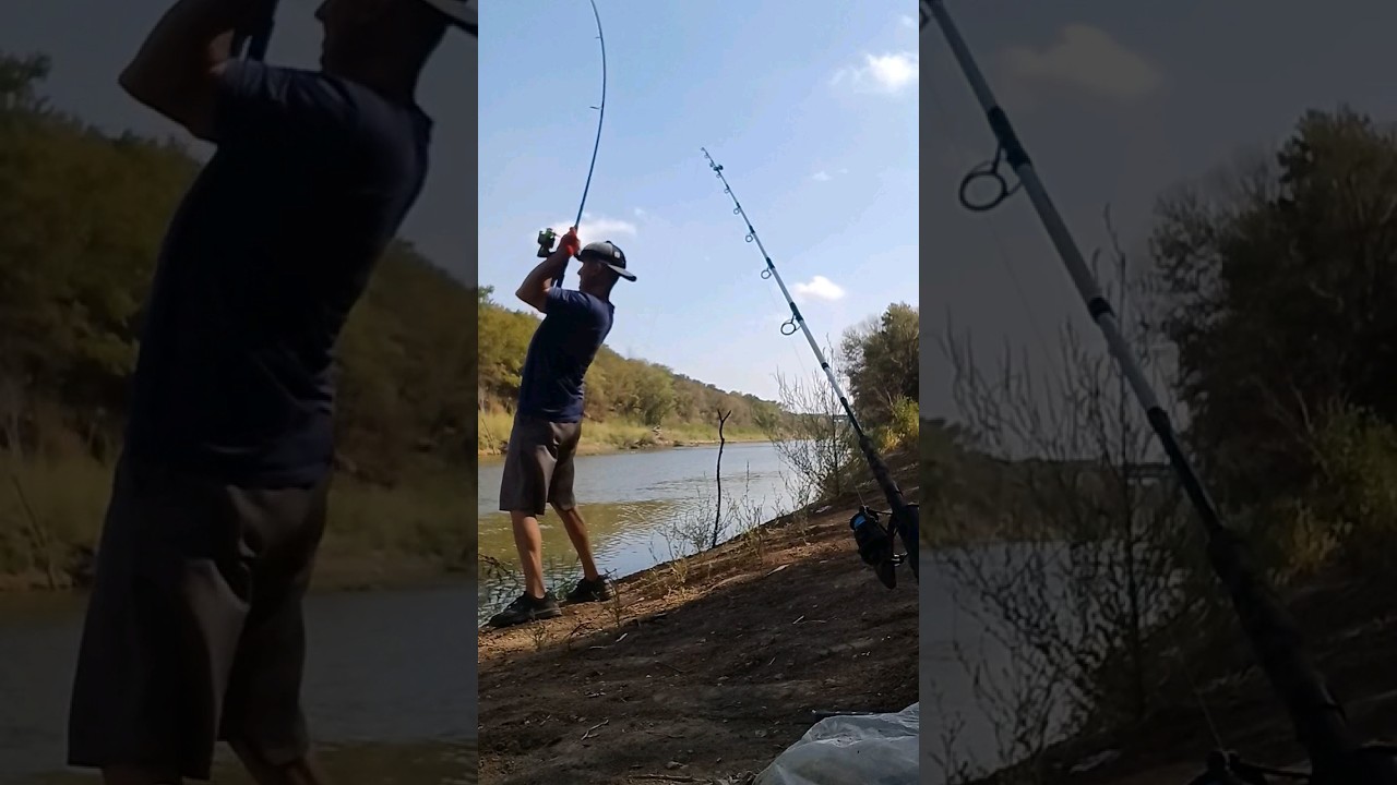 Catching a RIVER PREDATOR | ALLIGATOR GAR | TRINITY RIVER - YouTube