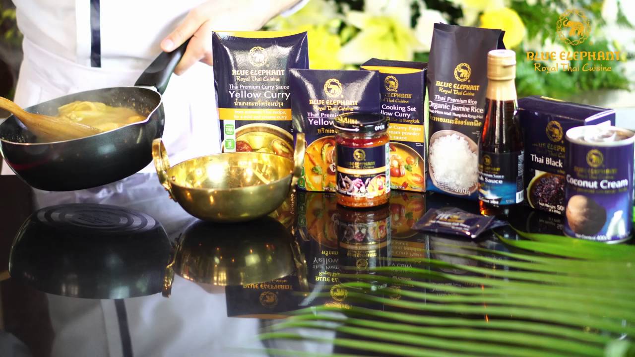 Thai Chicken Yellow Curry Sauce - Blue Elephant Curry Sauce - YouTube