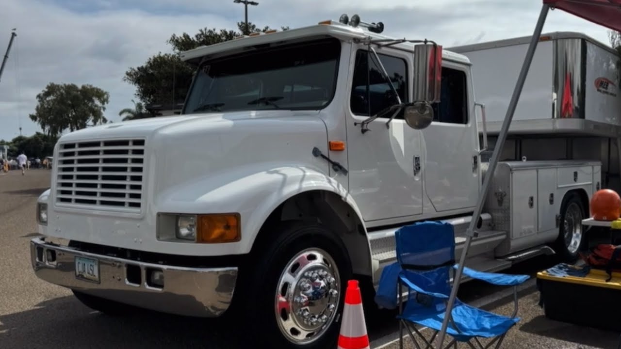 1999 international 4700 S/A crew cab with a Grover 1600 Air Horn ...