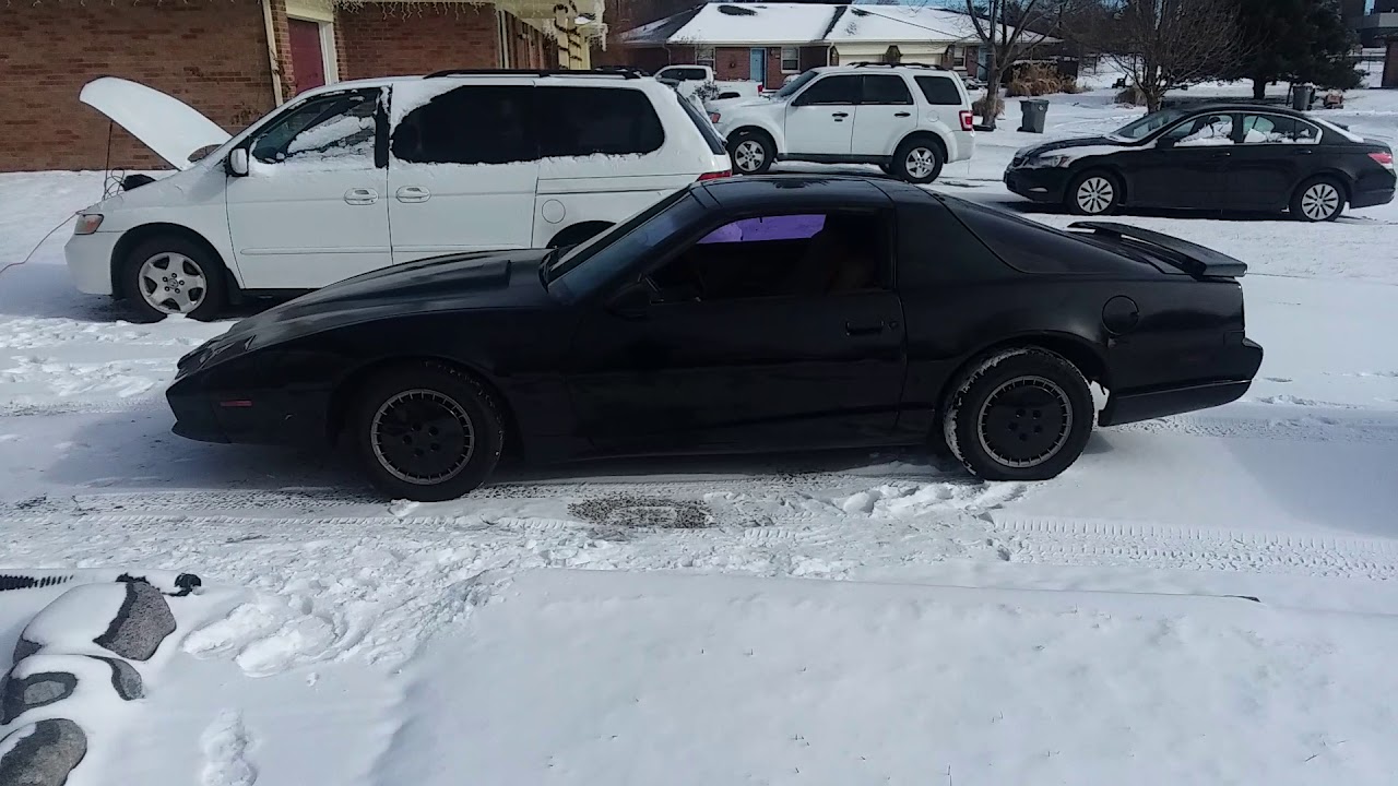 Knight Rider KITT in the snow warming up - YouTube