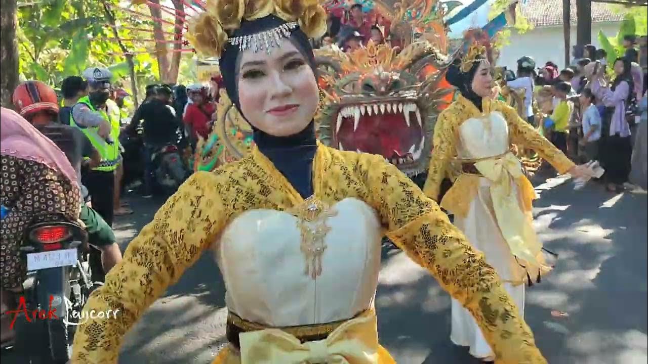 Pawai Lagi Di Grujugan Yayasan An Nasyiin - YouTube