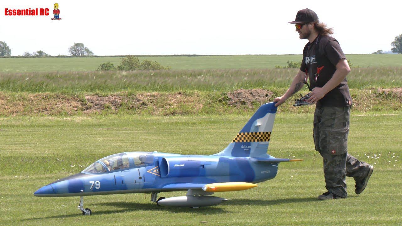 Aero L-39 Albatros Turbine RC Jet | Wimborne MFC Scale Day - YouTube