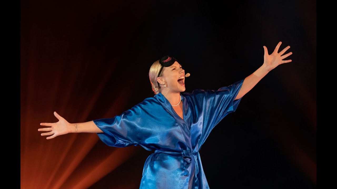Maria Grosu - Zuza din 14 G - Gala Tânărului Actor HOP 2022 - YouTube