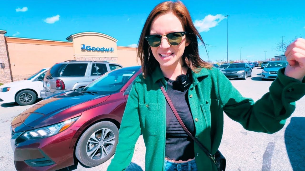 Pulling $288 out of this Goodwill!!! @thehomeschoolingpicker - YouTube