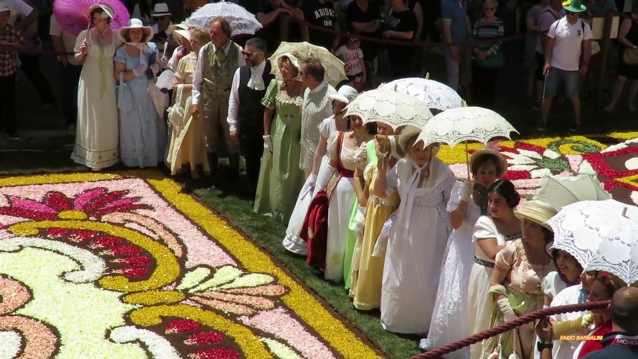 Genzano di Roma - Infiorata 2017 - Passeggiata in costume d'epoca - YouTube