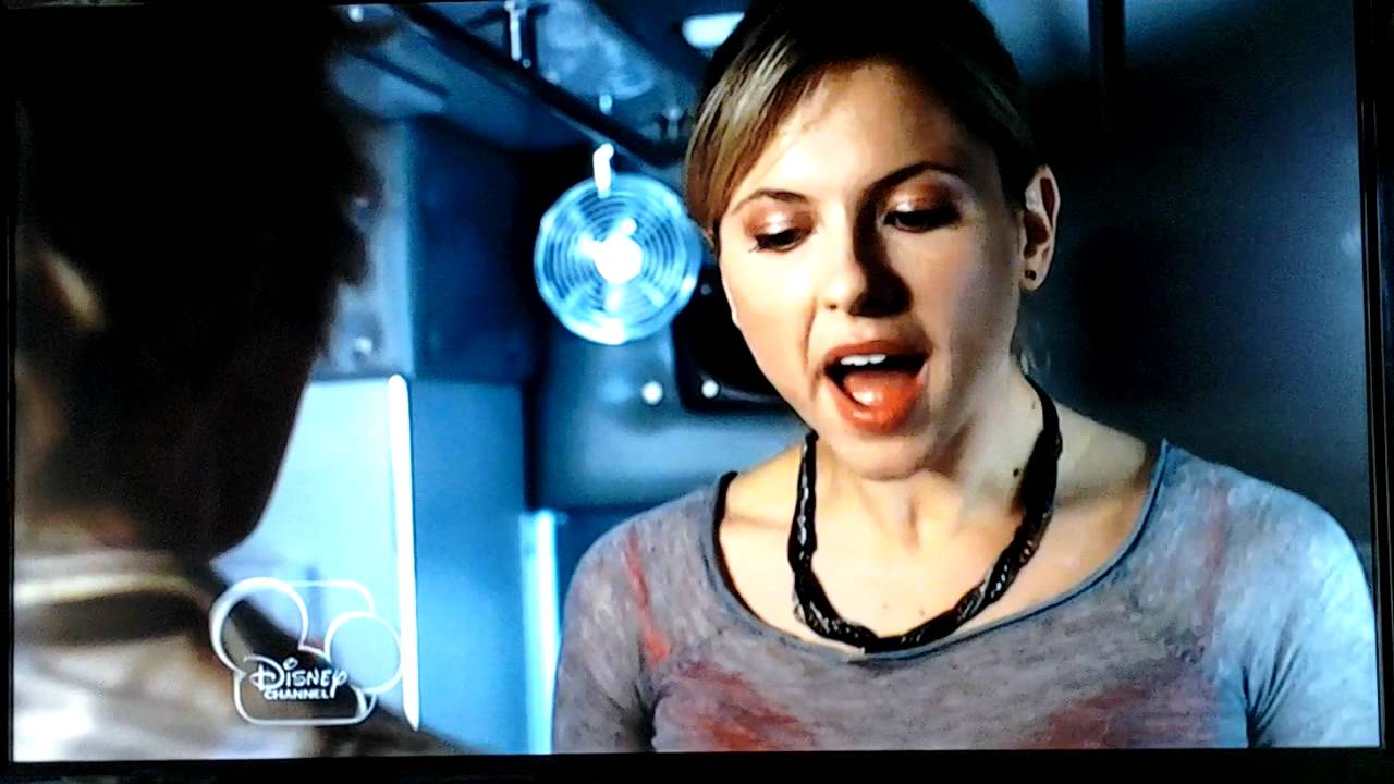 My Babysitter's a vampire part 1 - YouTube